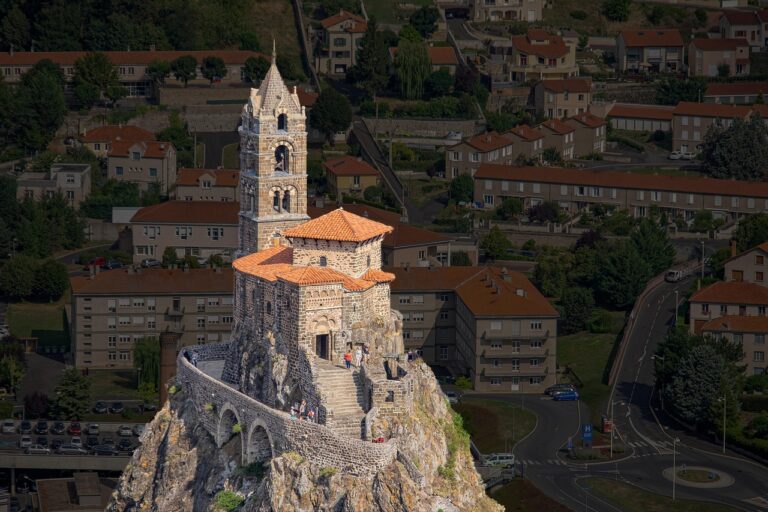 Itinéraire GR65 : étapes du Puy à Saint-Jean-Pied-de-Port